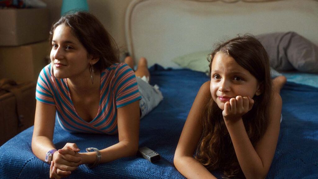 ‘Reinas’ Review: A Sensuous Summer Set During Peru’s Self-Coup [Sundance]