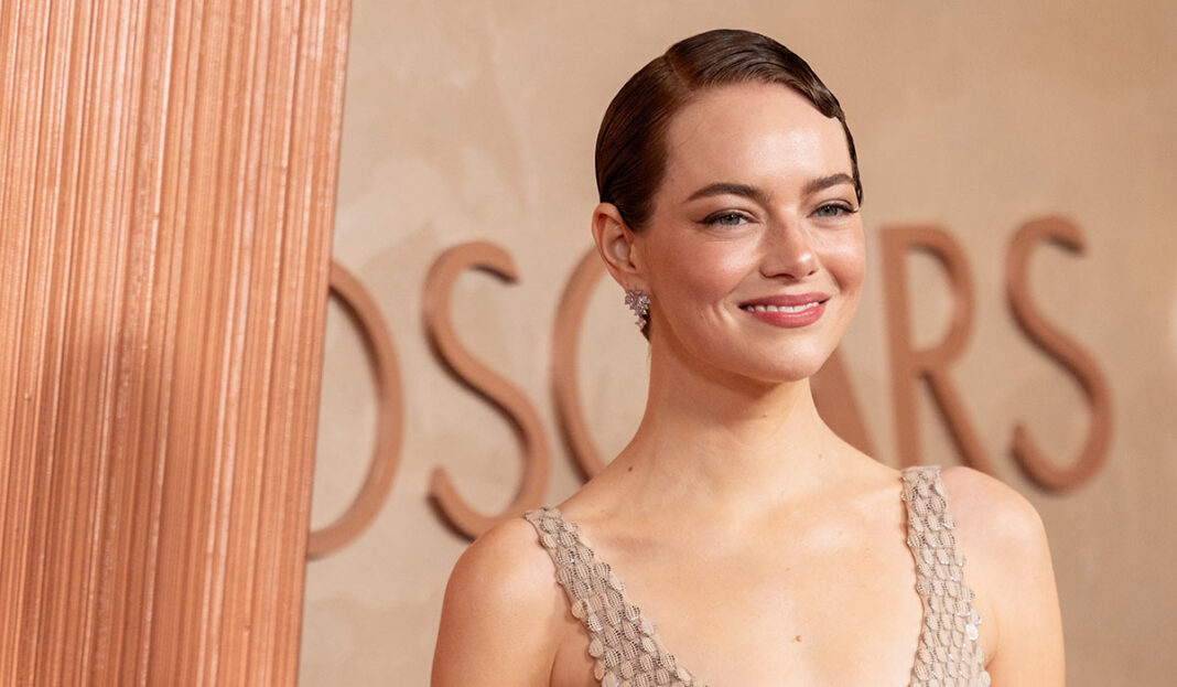 Benecio Del Toro Runs 'The Phoenician Scheme' And Emma Stone Gets ...