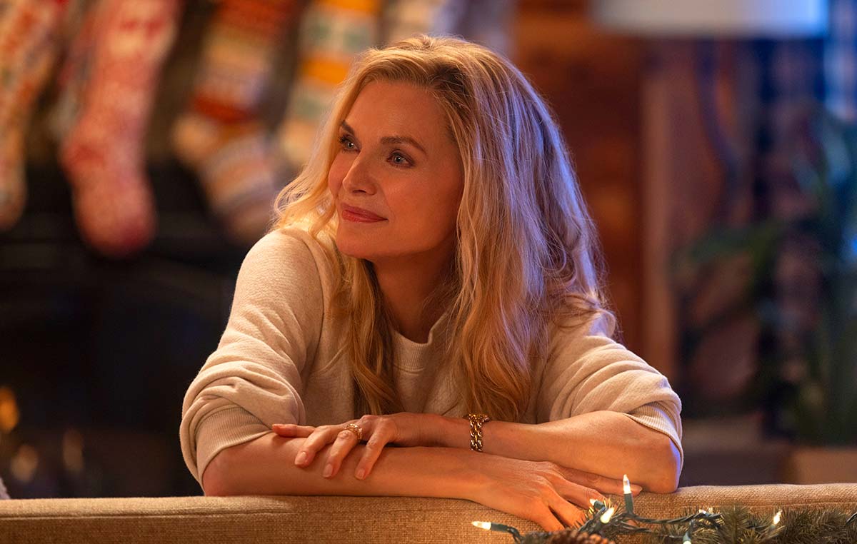 ‘Oh. What. Fun.’ Trailer: Michelle Pfeiffer Sleighs In New Xmas Comedy ...