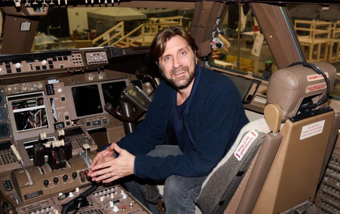 'The Entertainment System Is Down': Ruben Östlund Says Plane Crash ...